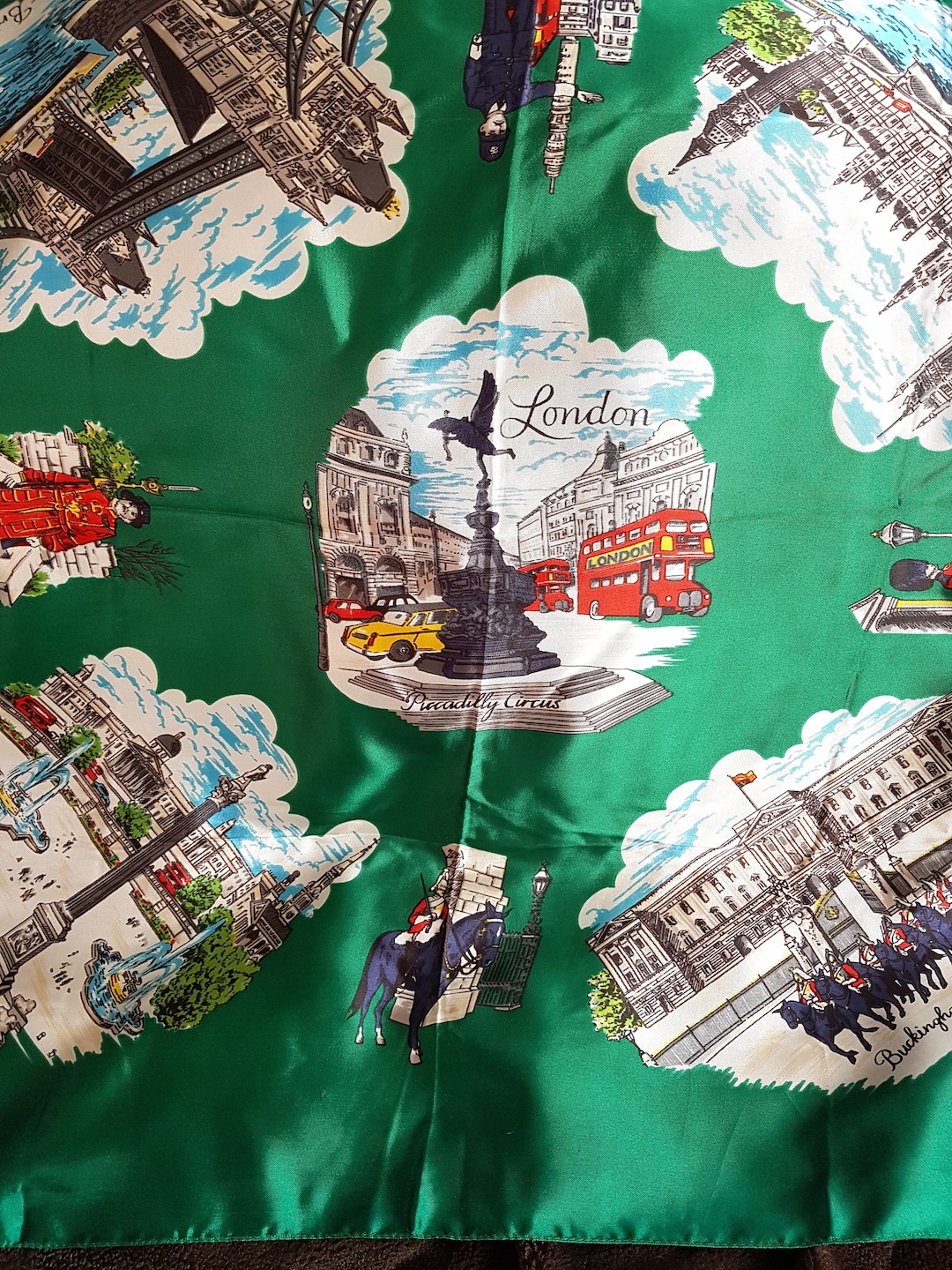 STRIKING Souvenir LONDON Scarf, City of London Points of Interest Scarf ...