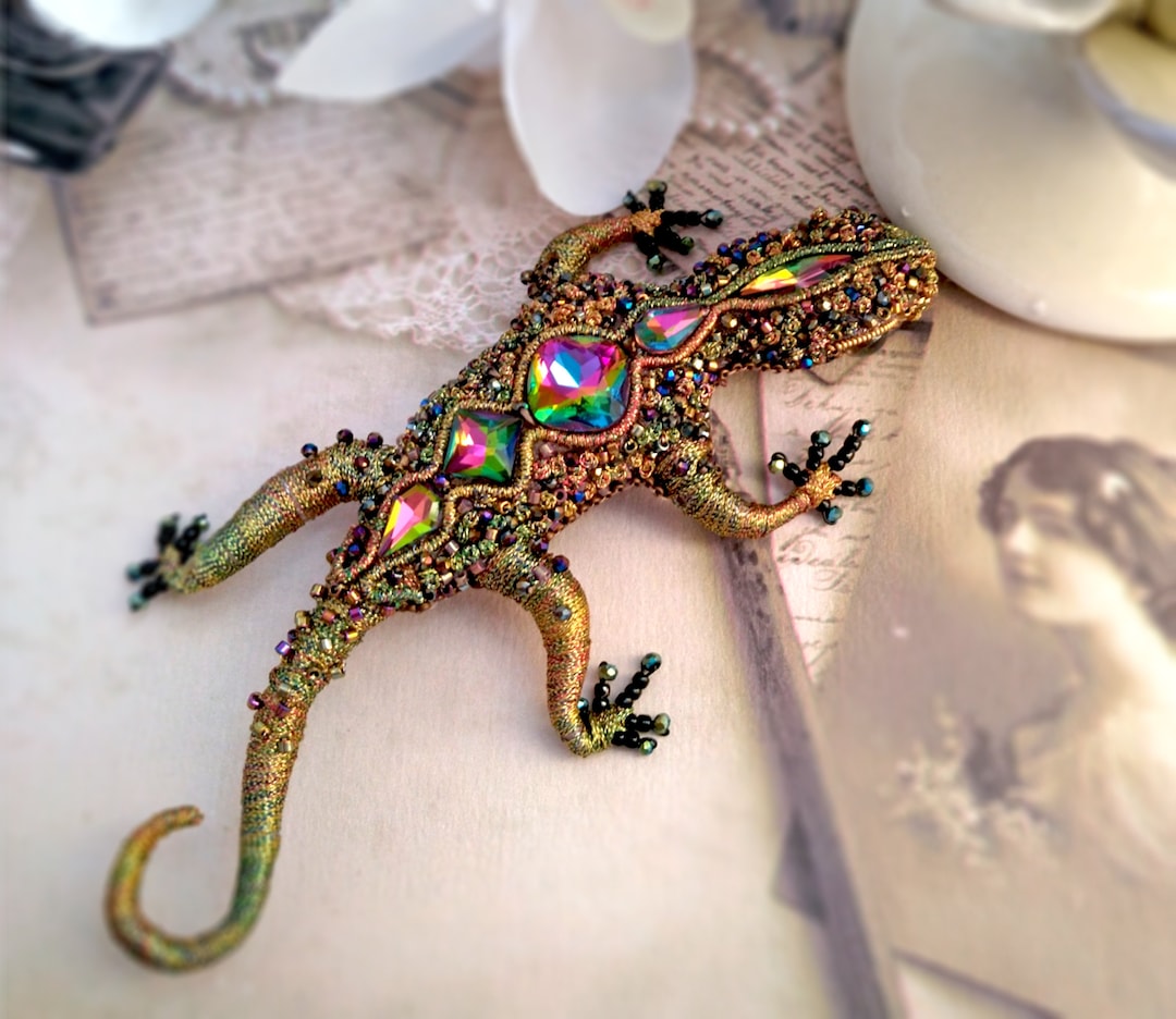 Lizard Embroidered Brooch Reptile Jewelry Lizard Pin Art Nature Jewelry ...