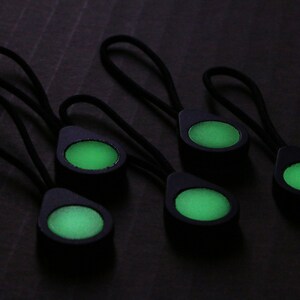 Glo Zip - Ultra-bright Glow-in-the-dark Zipper Pulls. Ideal Kit Markers ...