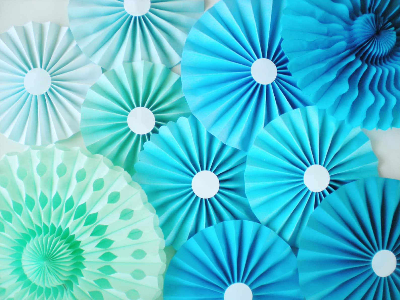 Blue Ombre Pinwheel Backdrop Aqua Light Blue Mint Green - Etsy
