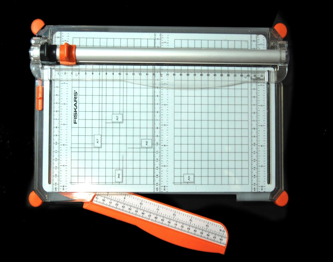 Fiskars Paper Cutter Trimmer A4 Paper Craft Scoring Blade Measuring ...