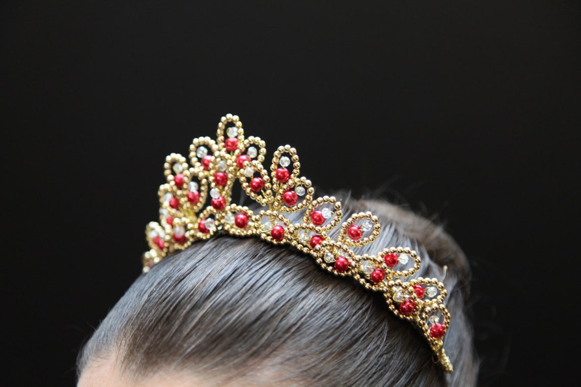 Irina Ballet Tiara Rubi Ready to Ship - Etsy Portugal