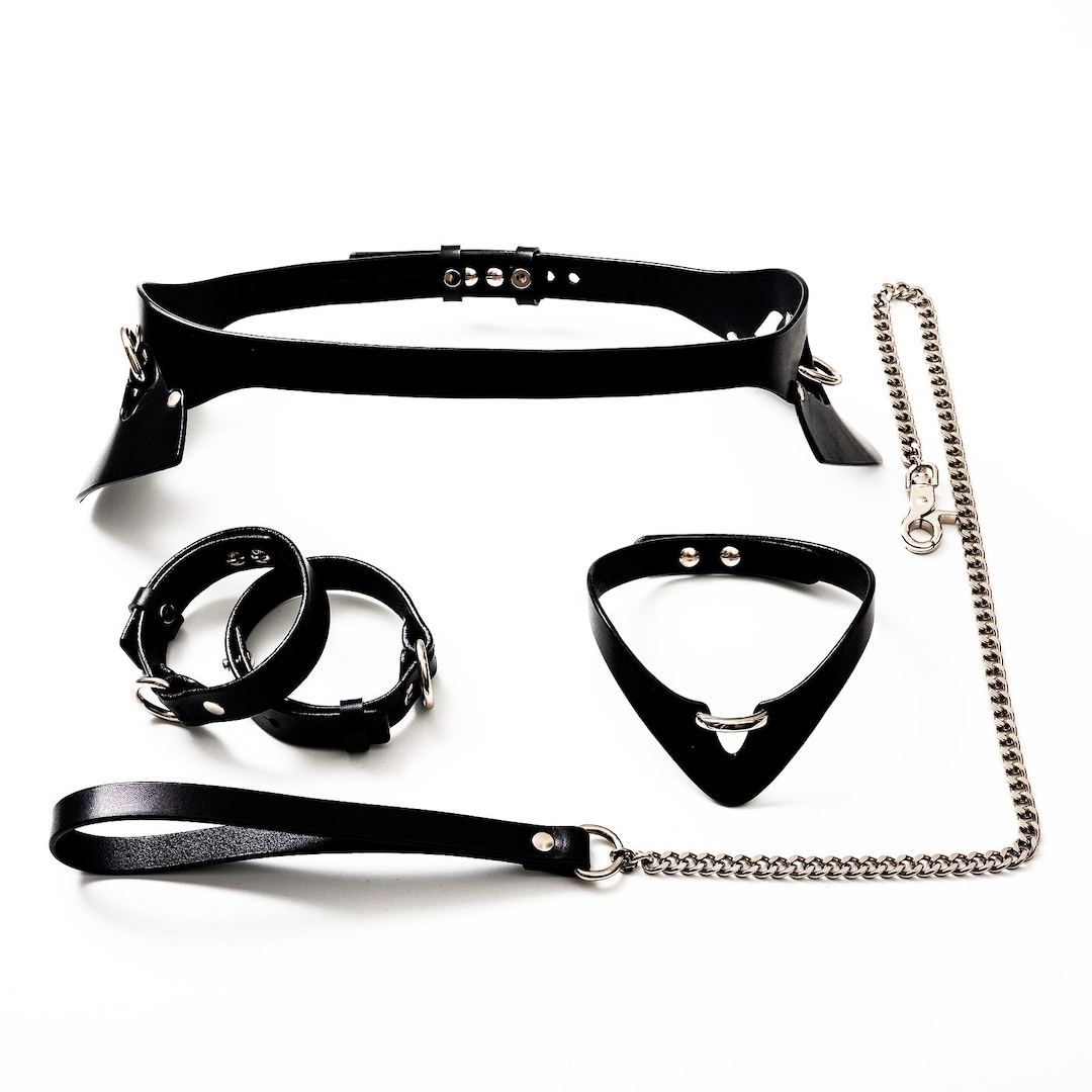 Luxury Bondage Set, Leather Harness Set, Collar, Leash, Handcuffs ...
