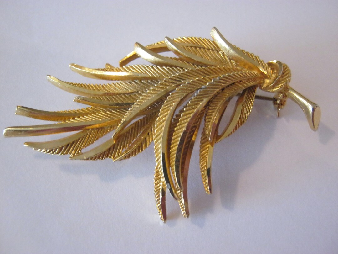 SPHINX Brand Vintage Gold Ribbon Brooch Large Gold Ribbon - Etsy