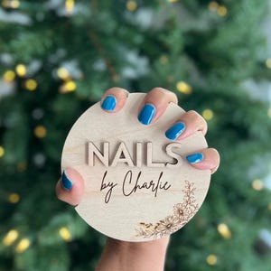 Nailfie Disc | Photo Prop for Nails | Nail Tech Gifts | Beauty Salon ...
