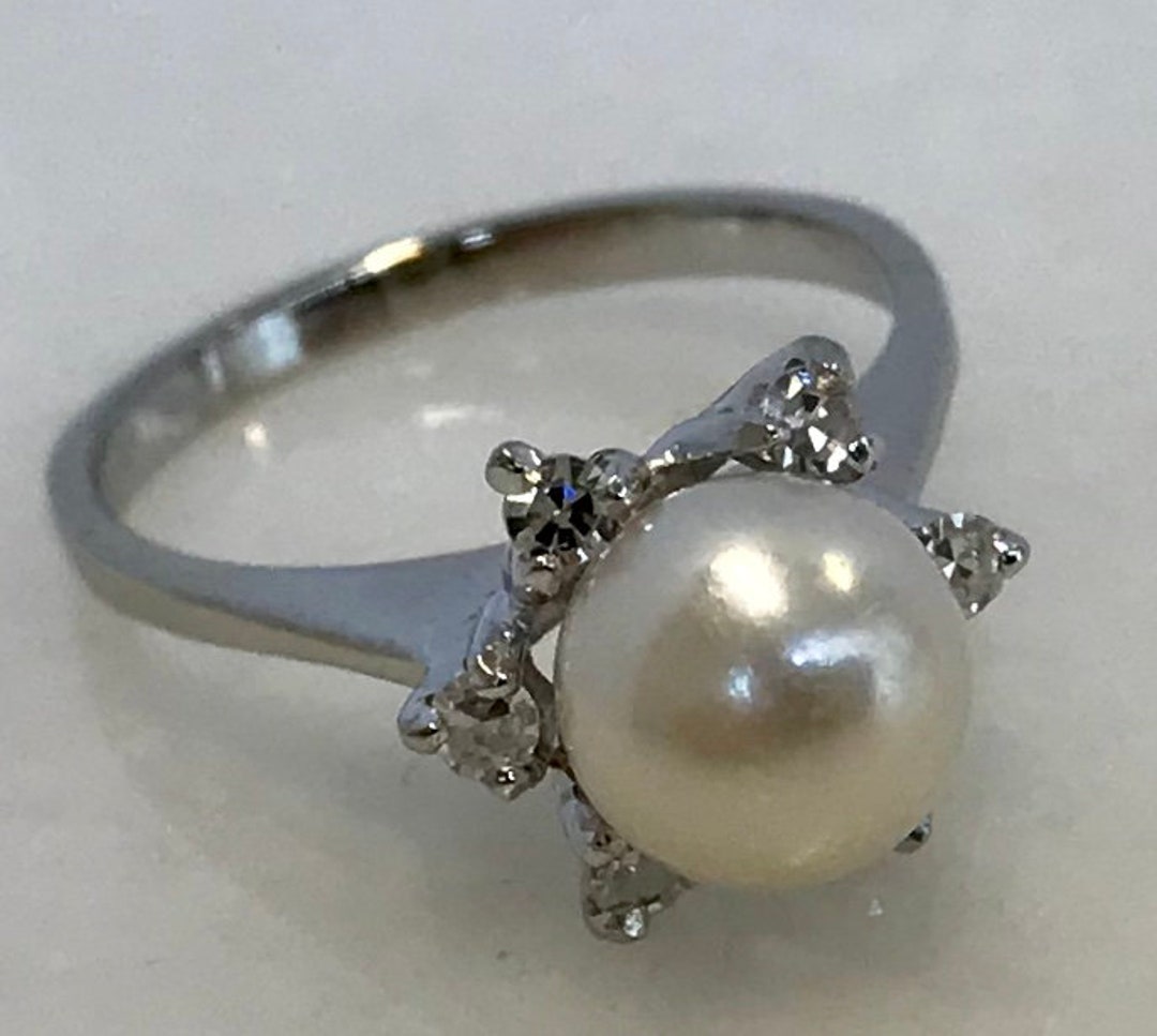 Stunning 14k White Gold Pearl and Diamond Ring - Etsy