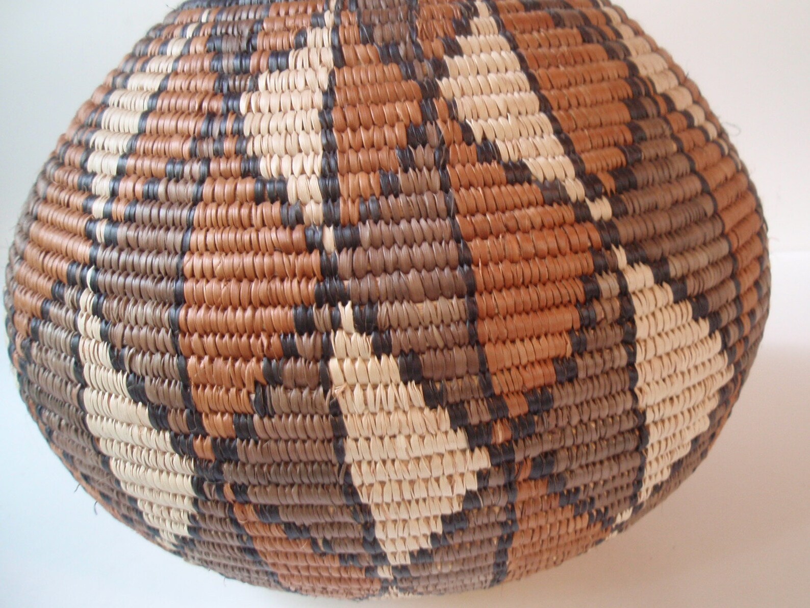 Stunning Large Zulu African Coil Round Basket Open Top/ | Etsy