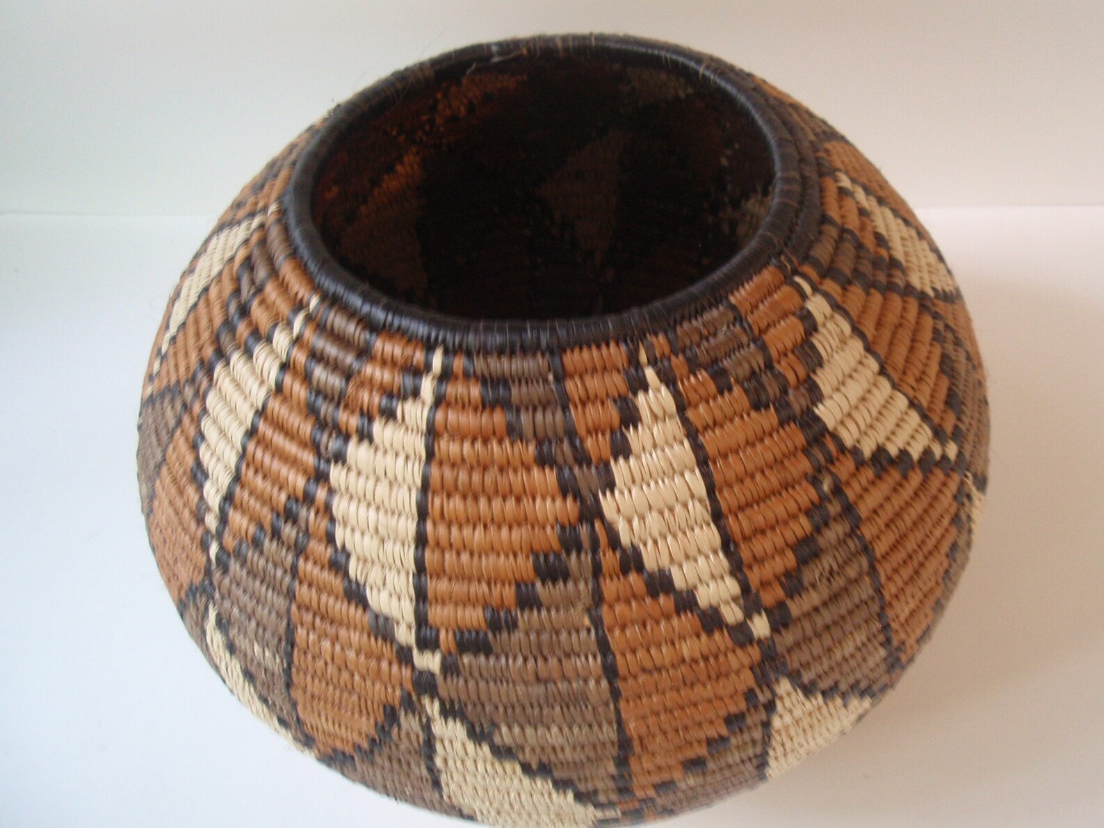 Stunning Large Zulu African Coil Round Basket Open Top/ | Etsy