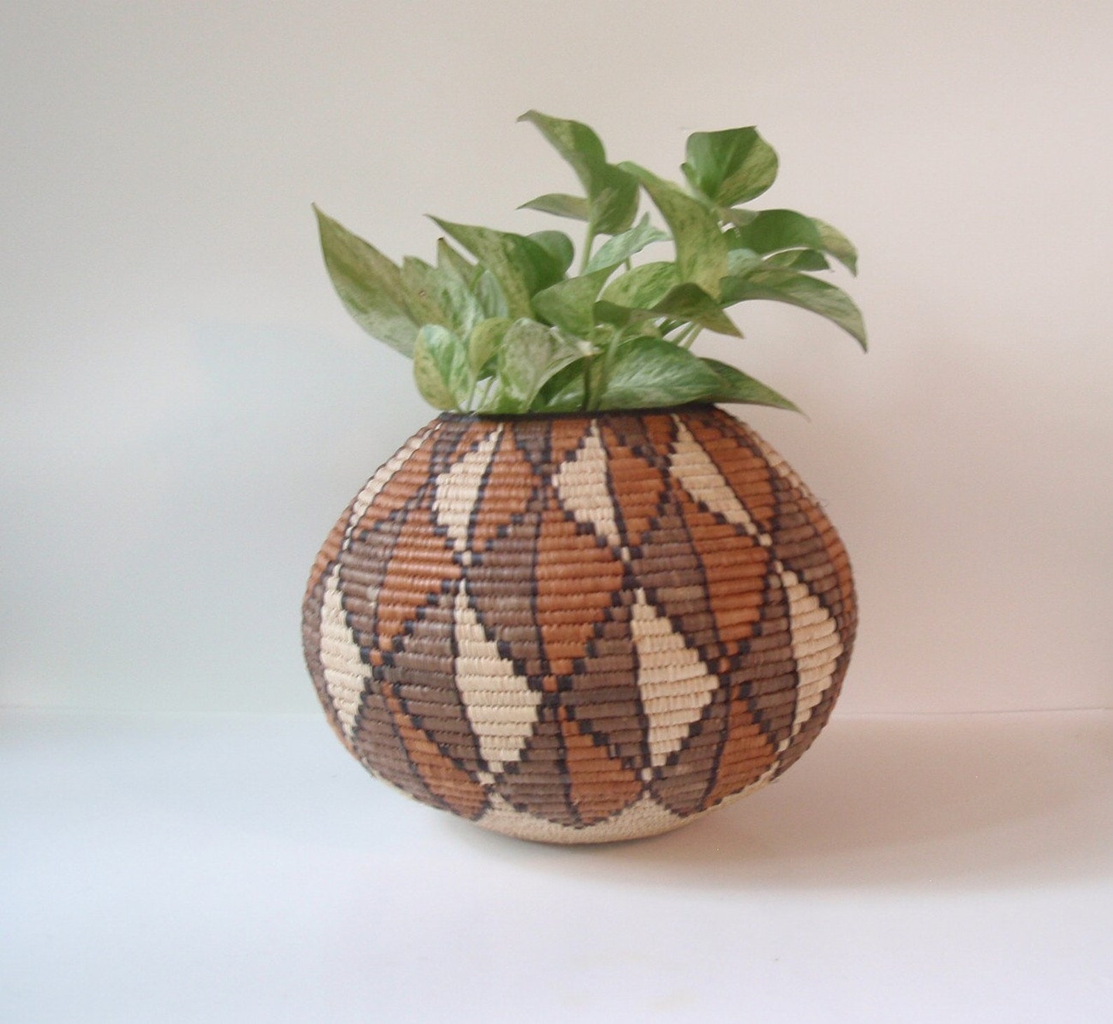 Stunning Large Zulu African Coil Round Basket Open Top/ | Etsy