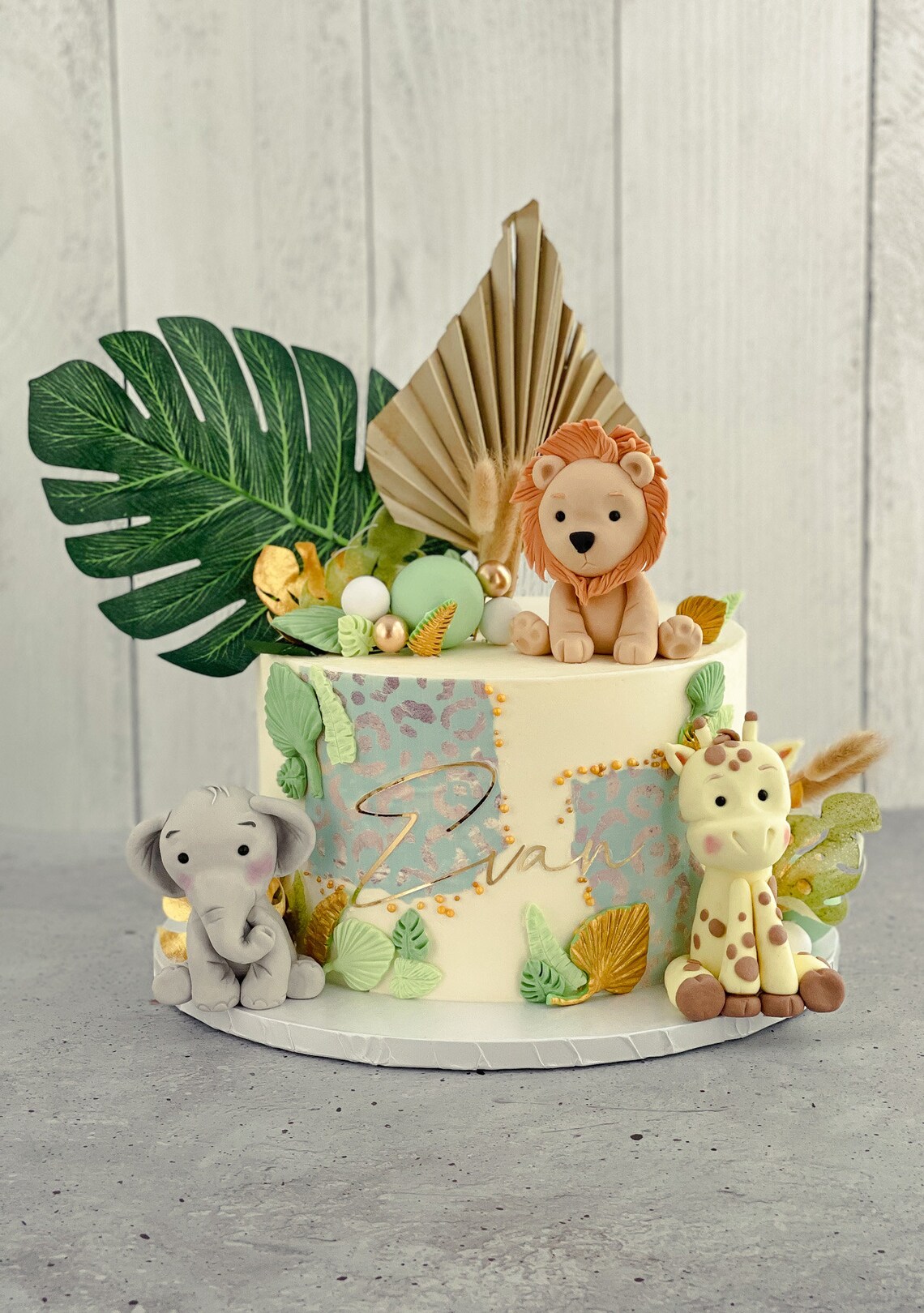 Giraffe Cake Topper for a Jungle or Safari Themed Cake - Etsy