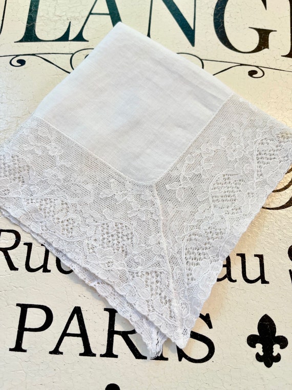 Vintage Linen Handkerchief with Gorgeous Lace Edge - Gem