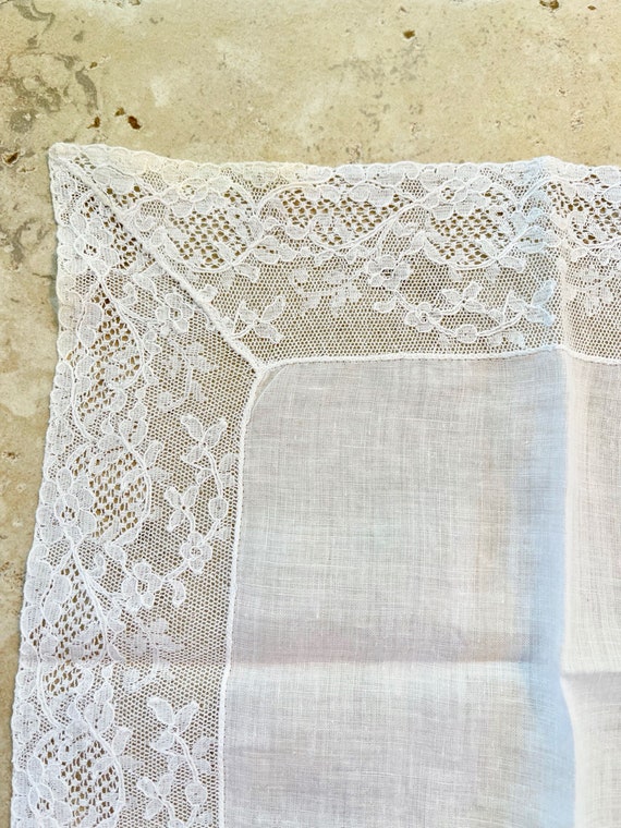 Vintage Linen Handkerchief with Gorgeous Lace Edge - Gem