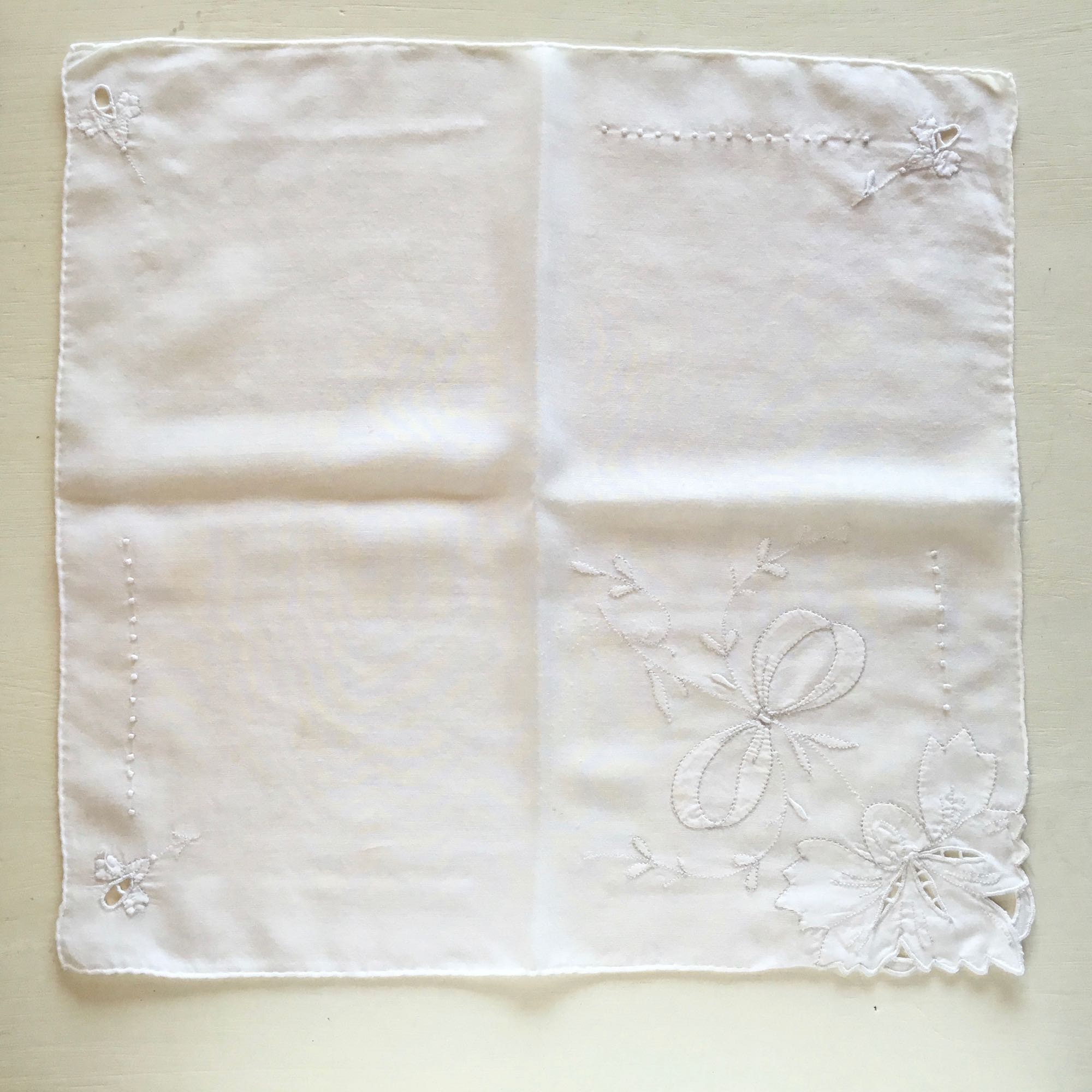 Antique White Handkerchief With Floral and Ribbon Design, Vintage ...