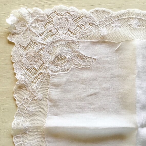 Antique White Linen Handkerchief with Gorgeous Handma… - Gem