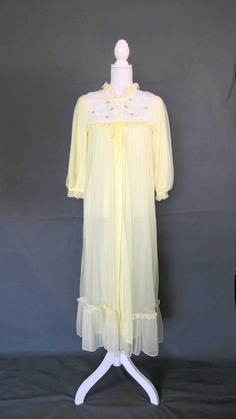 Vintage 50s/60s Pale Yellow Peignoir With Lace Details/size S/M - Etsy