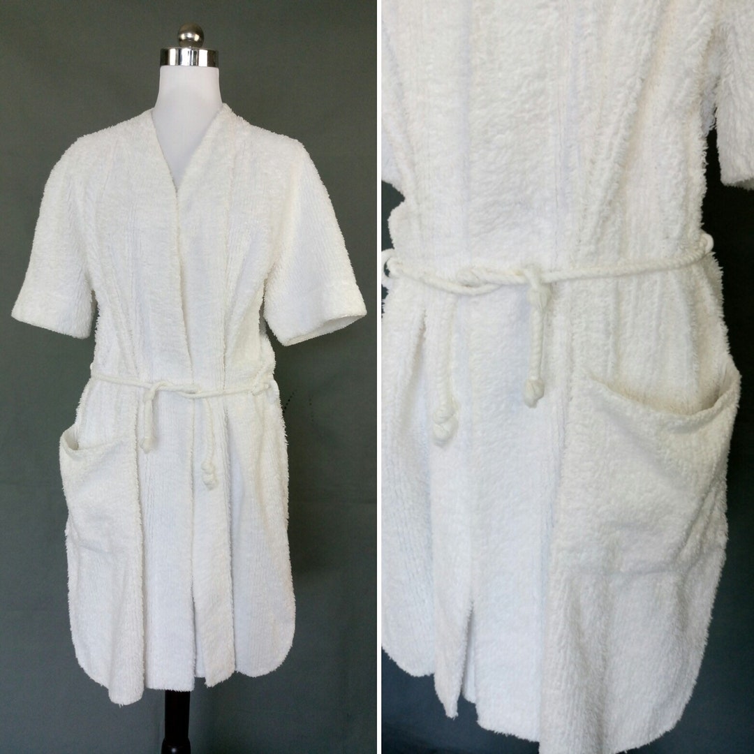 Vintage 50s/60s White Chenille Beach Robe/short Bath Robe With Rope ...