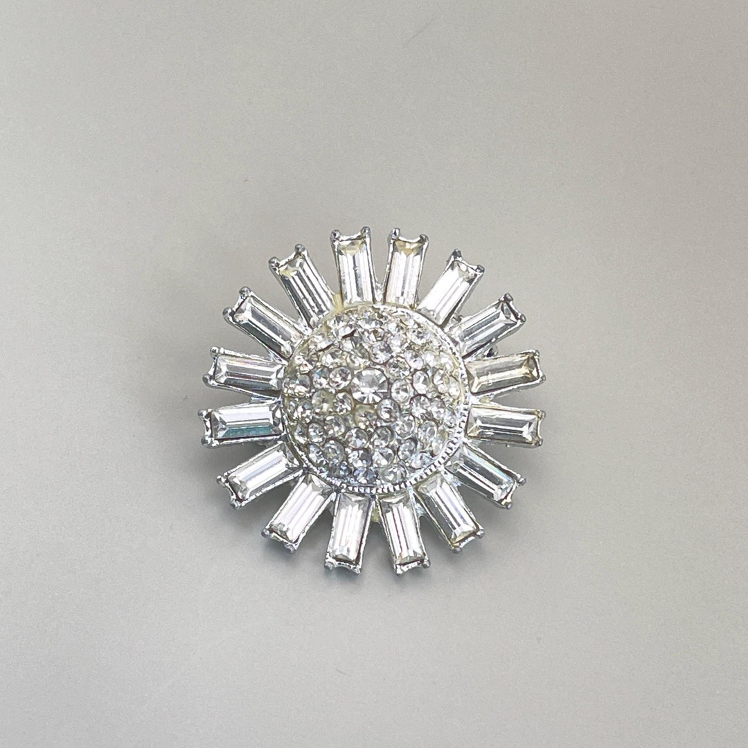 Crystal Daisy Flower Delicate Pin Brooch • Vintage Flower Brooch ...