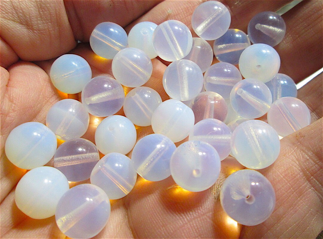 15 Vintage Milky or Semi-clear Opalescent Round Glass Beads, 10mm ...