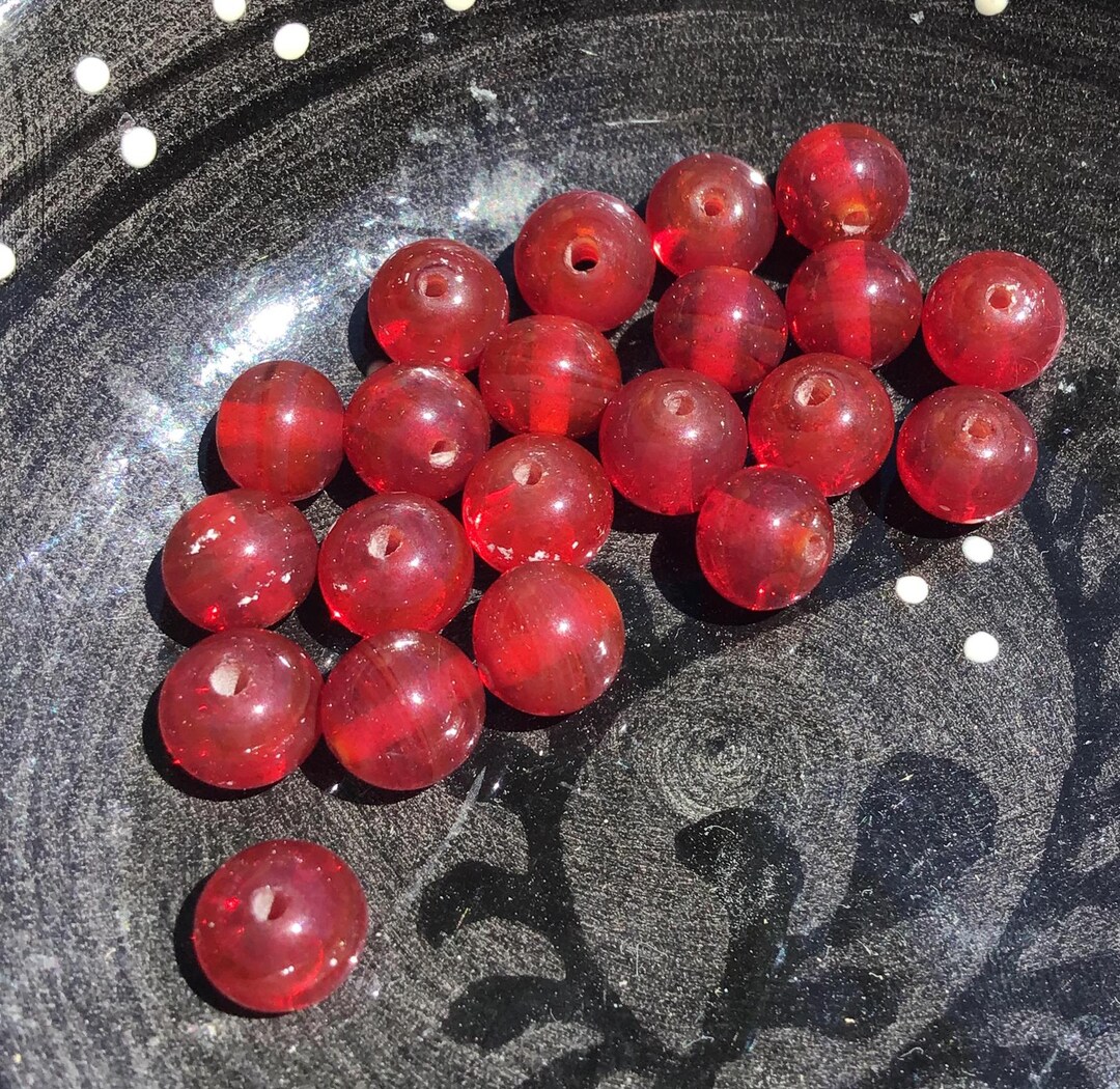 12 Ruby Red Glass Round Beads, 7.74mm, Z8-29 - Etsy