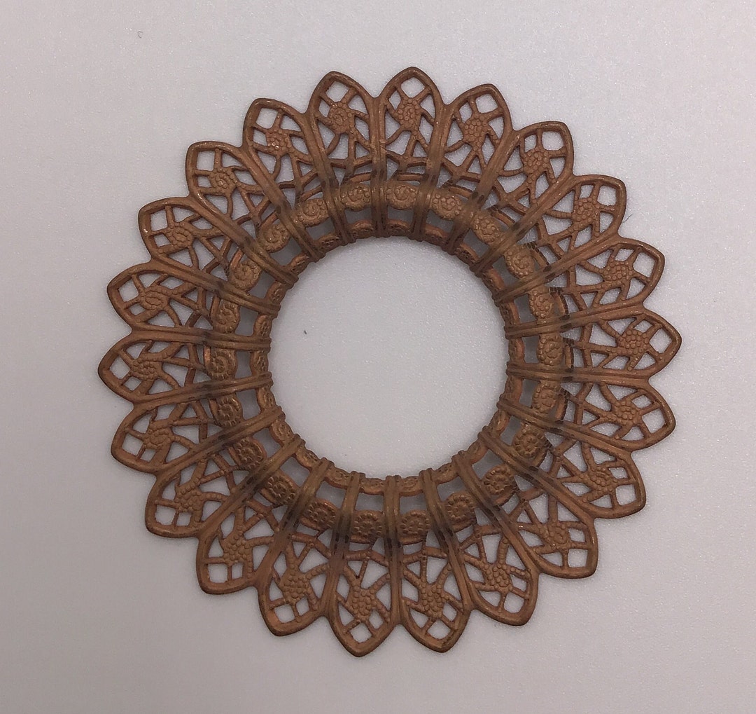 2 Vintage Brass Filigree Frames, Nice Wight, 43mm, Center 17mm, Z1-5 - Etsy