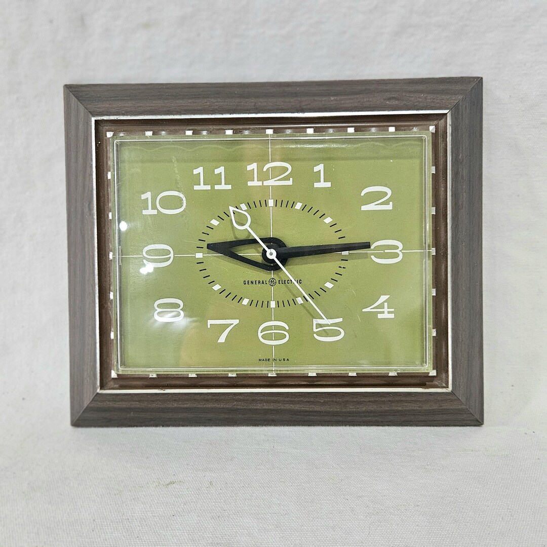 1970s GE Avocado Green Wall Clock - Retro Kitchen Decor - Etsy
