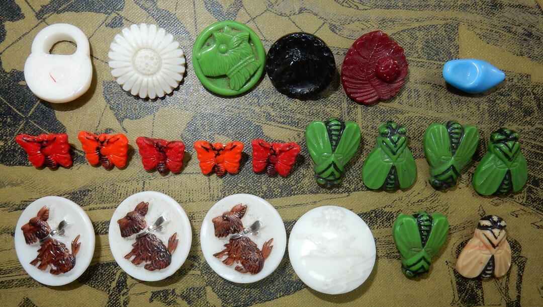Vintage Glass Buttons Collectible Uranium 21 Pcs - Etsy