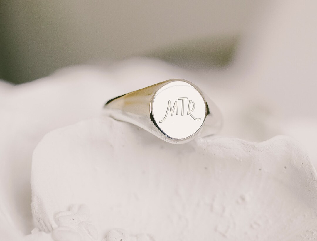 Three Letter Swash Monogram Signet Ring - Etsy