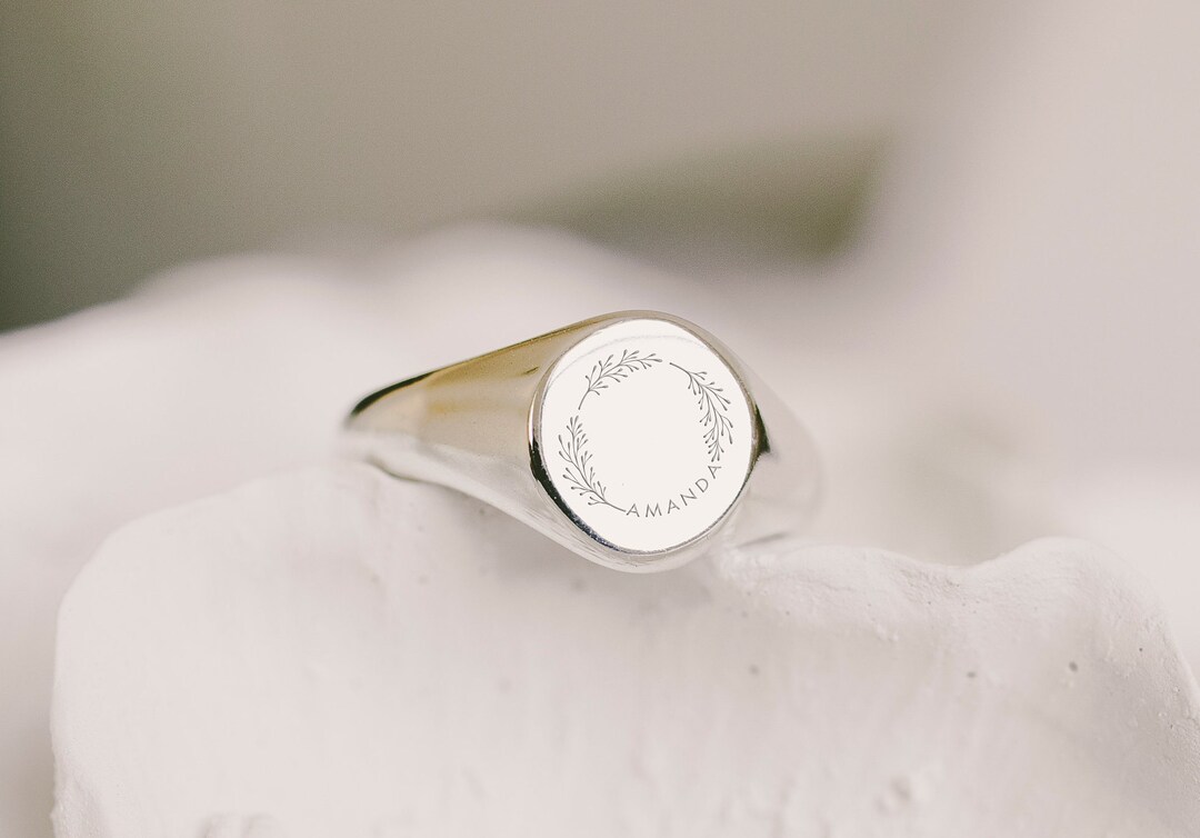 Name and Fern Garland Signet Ring - Etsy