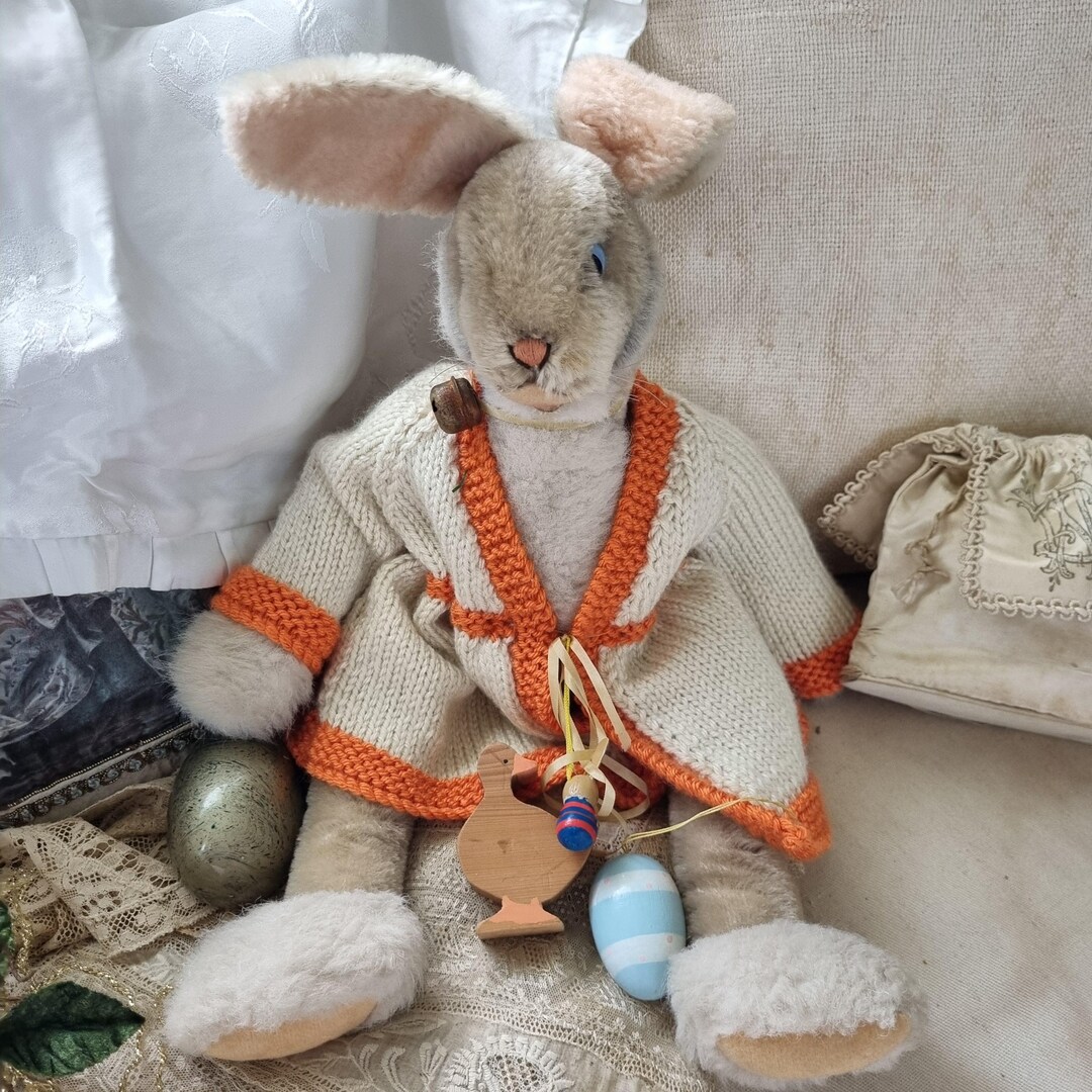 Steiff Lulac Plush Easter Bunny Stuffed Bunny With Toys. Vintage Mohair ...