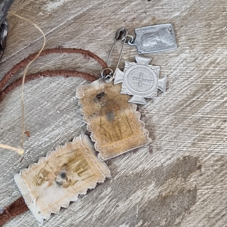 Vintage Catholic Scapular With 2 Light Weight Medals - Etsy