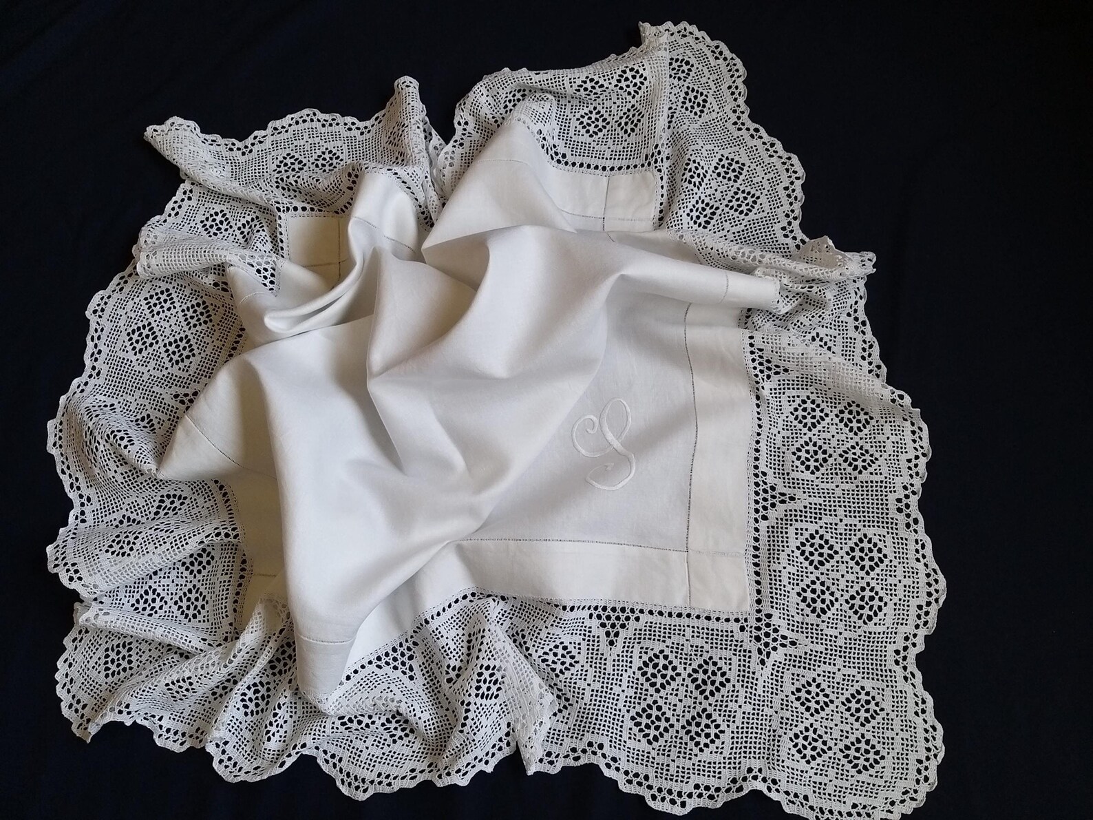 Antique Irish Linen and Crochet Lace Tablecloth-1920s - Etsy