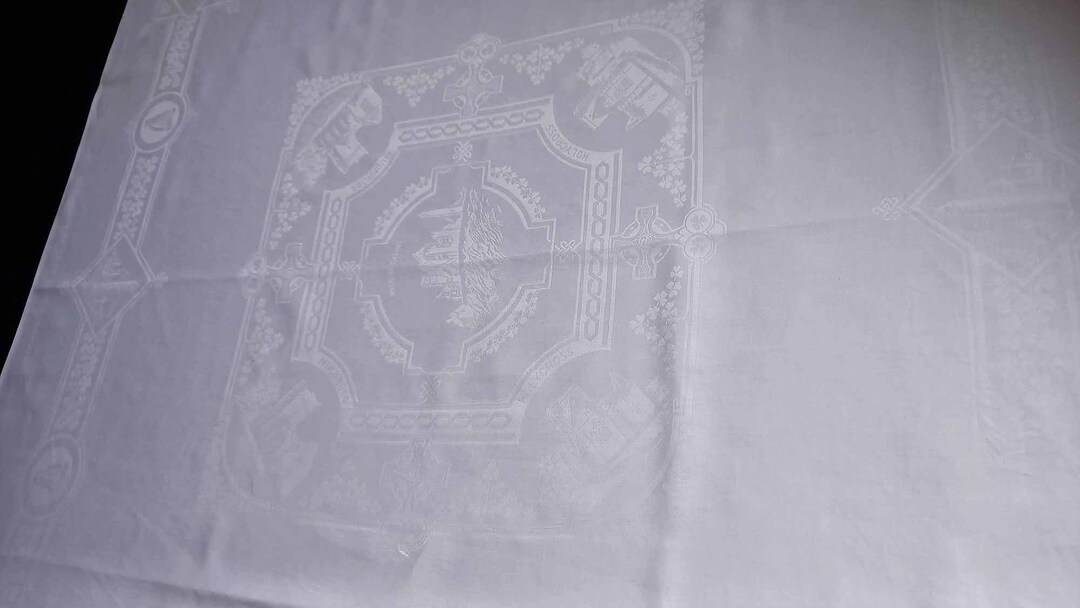 Vintage Irish Linen-celtic Shamrock Double Damask Tablecloth-celtic ...