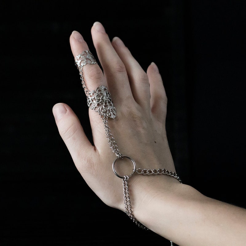 Hand Chain Silver Goth - Etsy