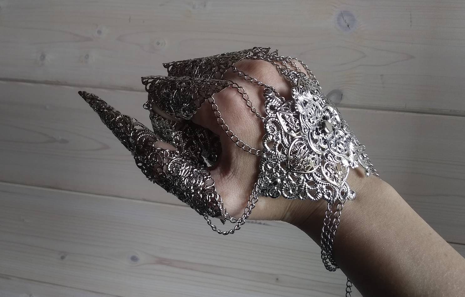 Full Hand Armor With Long Claws "lofn" Hand Jewelry Horror, Goth Girl ...