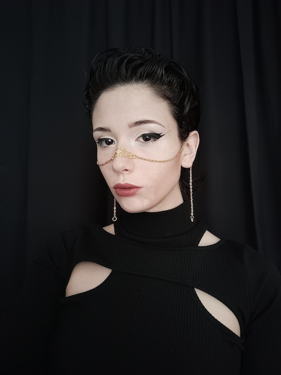 Goth nose chain store