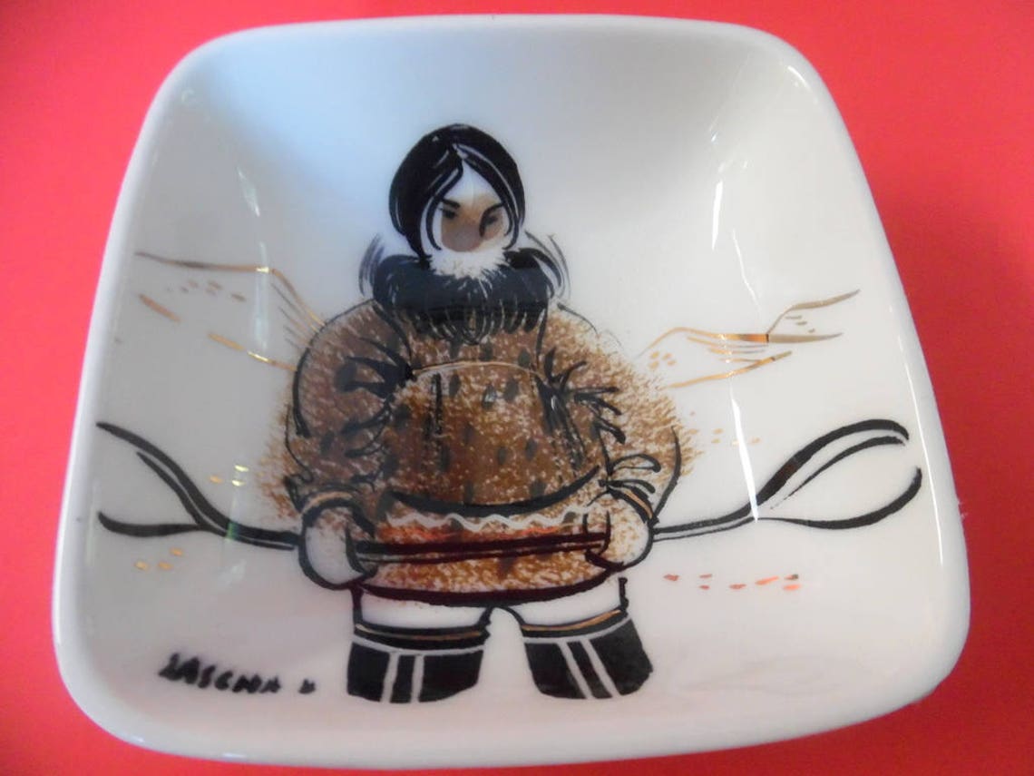 SASCHA B DISH Inuit Man Parka Kayak Paddle Ceramic Gilded Mountains ...