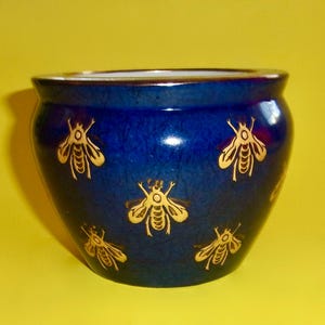 GOLD BEE PLANTER Navy Blue Ceramic Andrea by Sadek Honey Bee Pattern ...
