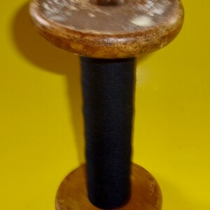 ANTIQUE SPOOL SHUTTLE Bobbin Wood Lot of Three 3 the N.F. Imp Co's Rug ...