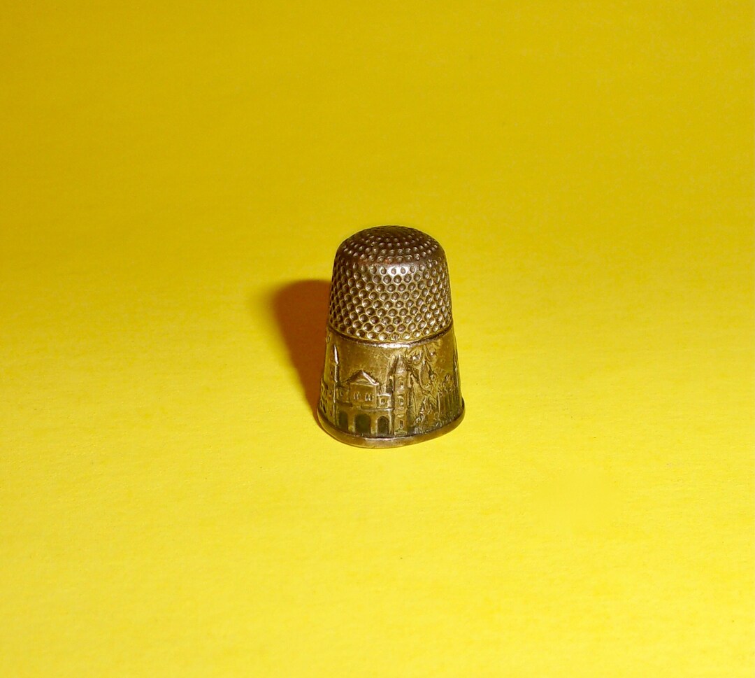 ANTIQUE THIMBLE 1800s Silver Gates Towers Bridge ? Buildings Large Bell ...