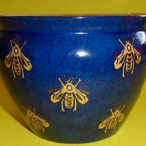 GOLD BEE PLANTER Navy Blue Ceramic Andrea by Sadek Honey Bee Pattern ...