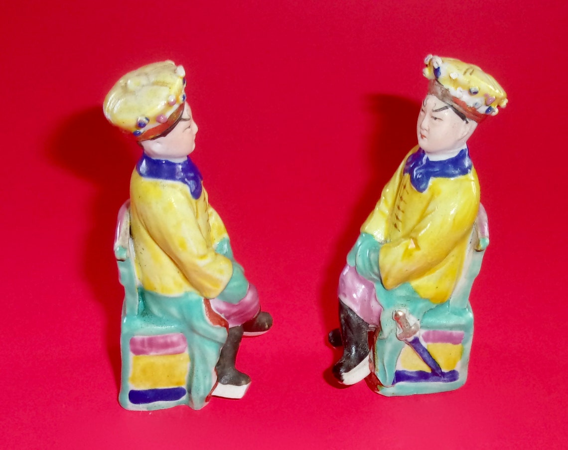 MINIATURE CHINESE FIGURINES Pair Ceramic Antique China Famille Rose ...