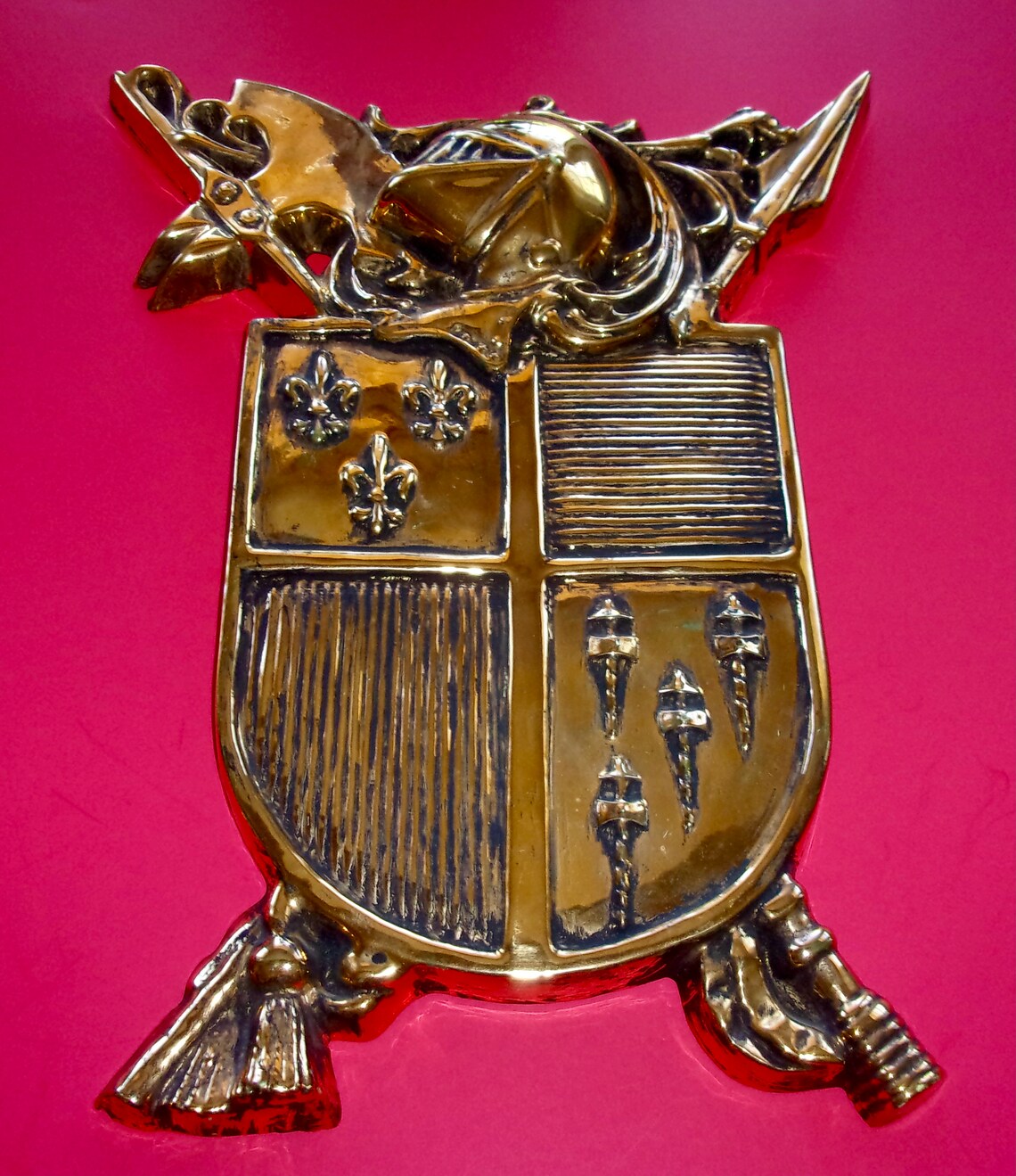 COAT OF ARMS Chalkware Plaster Vintage Heavy Gilt Knight Helmet Sword ...