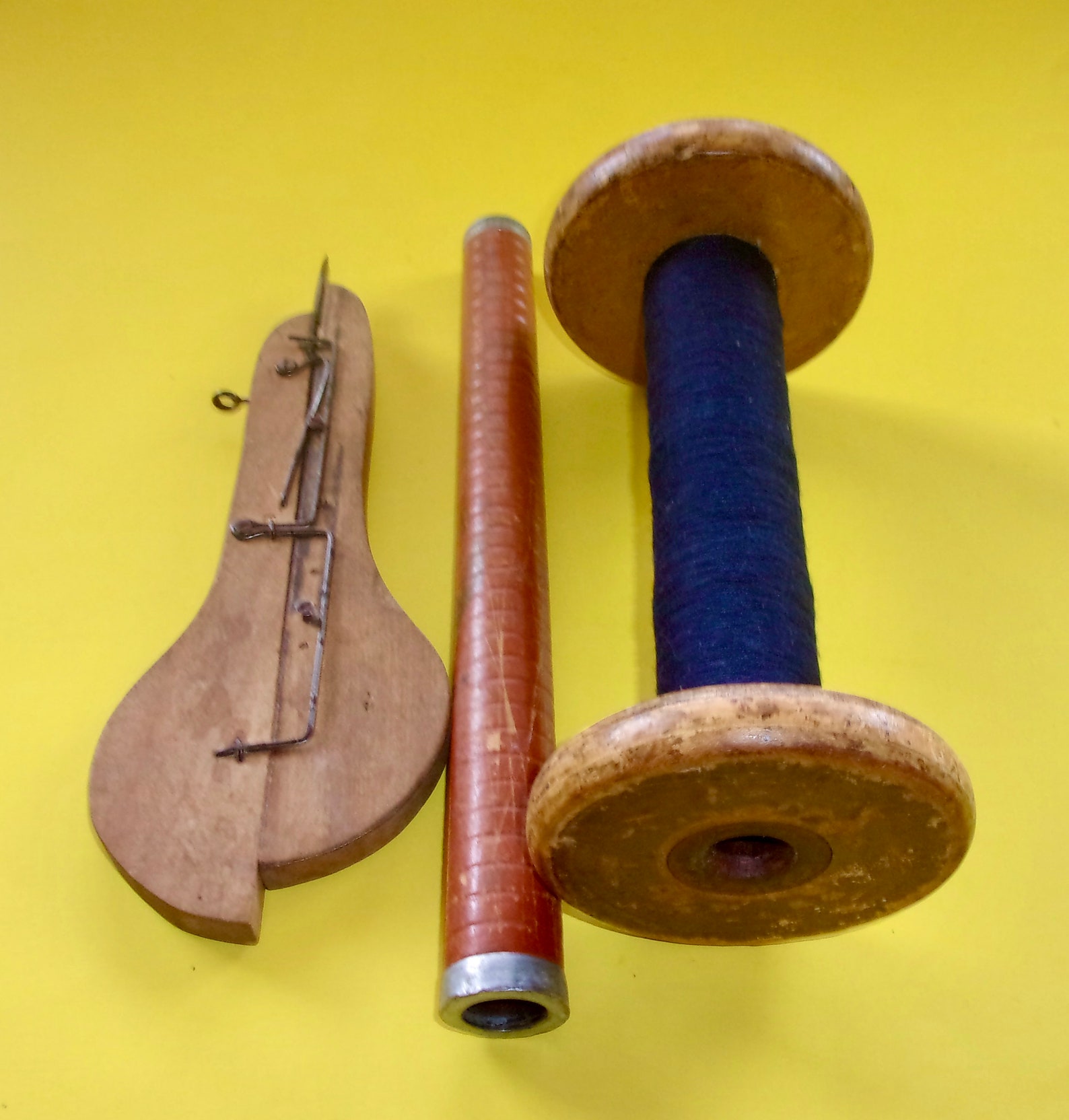 ANTIQUE SPOOL SHUTTLE Bobbin Wood Lot of Three 3 the N.F. Imp Co's Rug ...