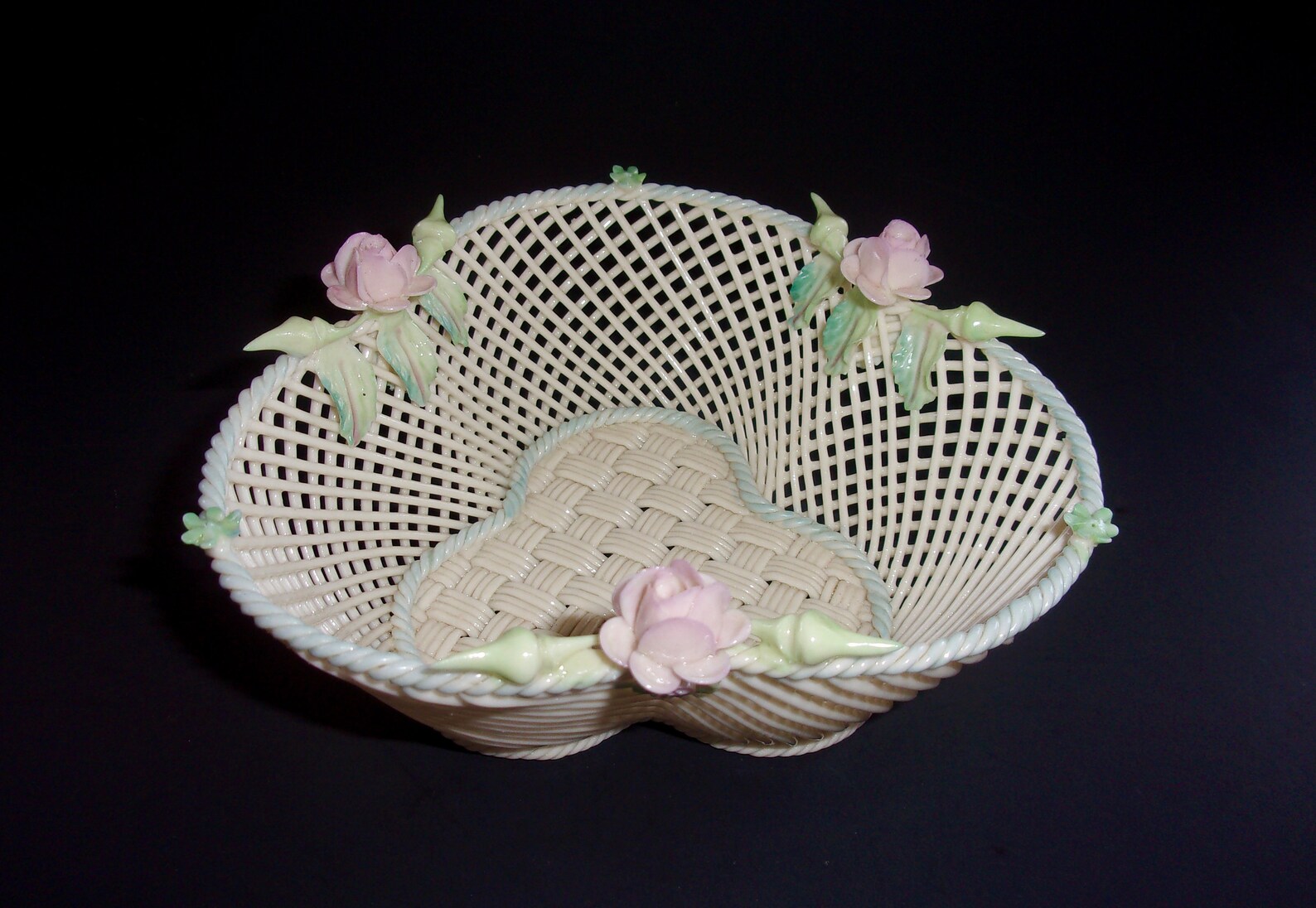BELLEEK SHAMROCK BASKET Four Strand Roses Clover Vintage Irish ...