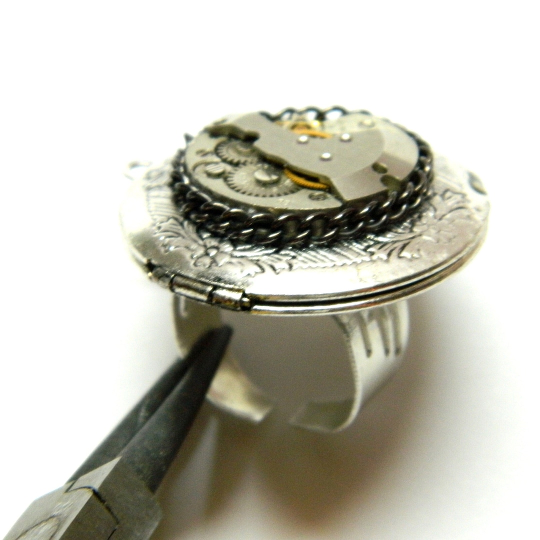 Poison Secret Pill Box Ring Steampunk Locket Engagement Jewelry Hold ...
