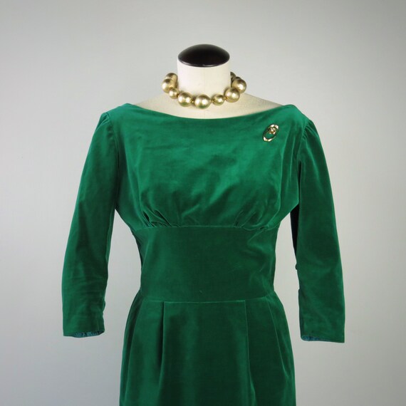 Vintage 1950s Velvet Cocktail Shelf Bust Sheath Dress… - Gem