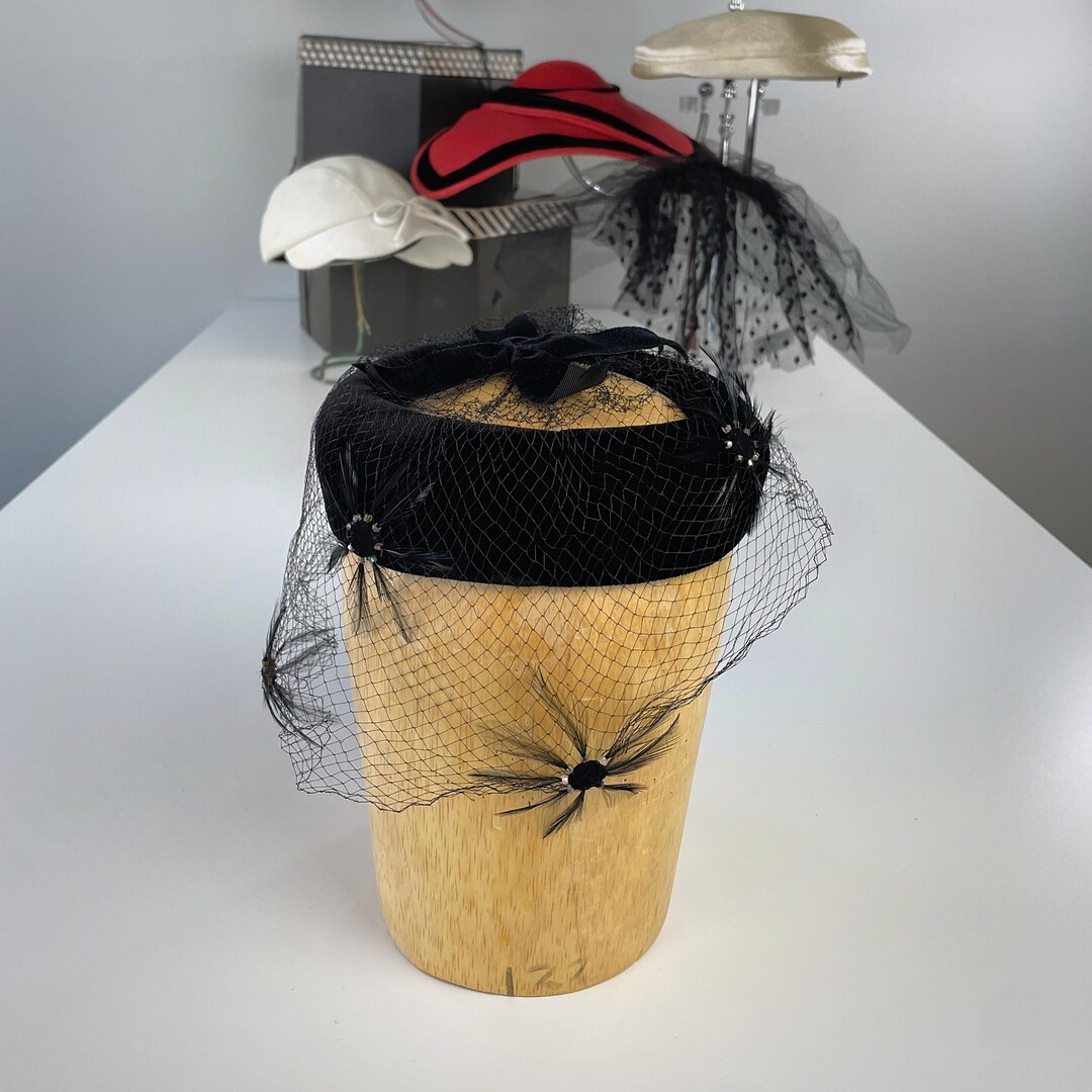 Vintage 1950s Velvet Vamp Halo Hat & Spider Veil - 50s 60s Open Crown ...