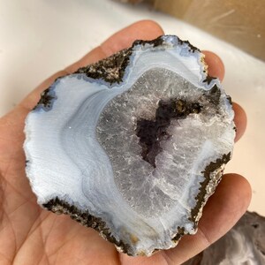 Deluxe Gift Pack - 10 Break Your Own Quartz Geodes Plus 5 Cut Half Geodes - Mexican Trancas ...