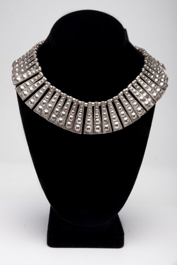 Vintage tribal design metal - Gem