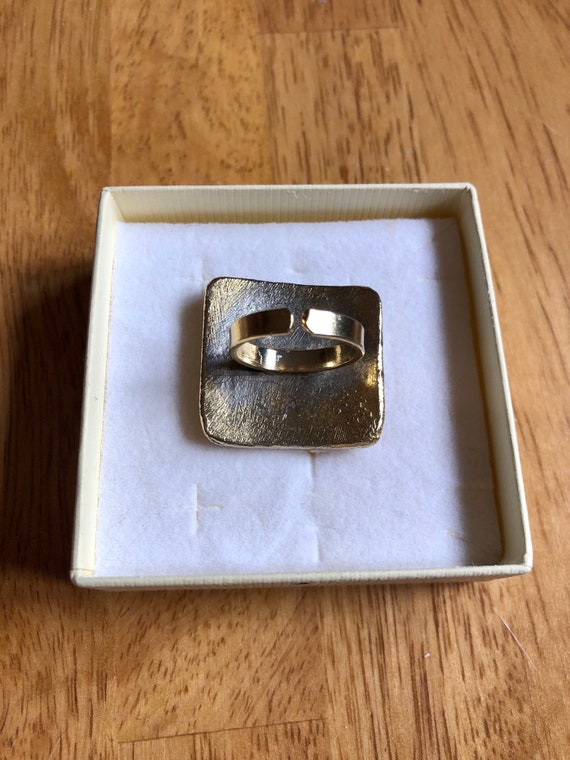 Vintage Gold Coloured Metal Statement Ring Jewellery - Gem